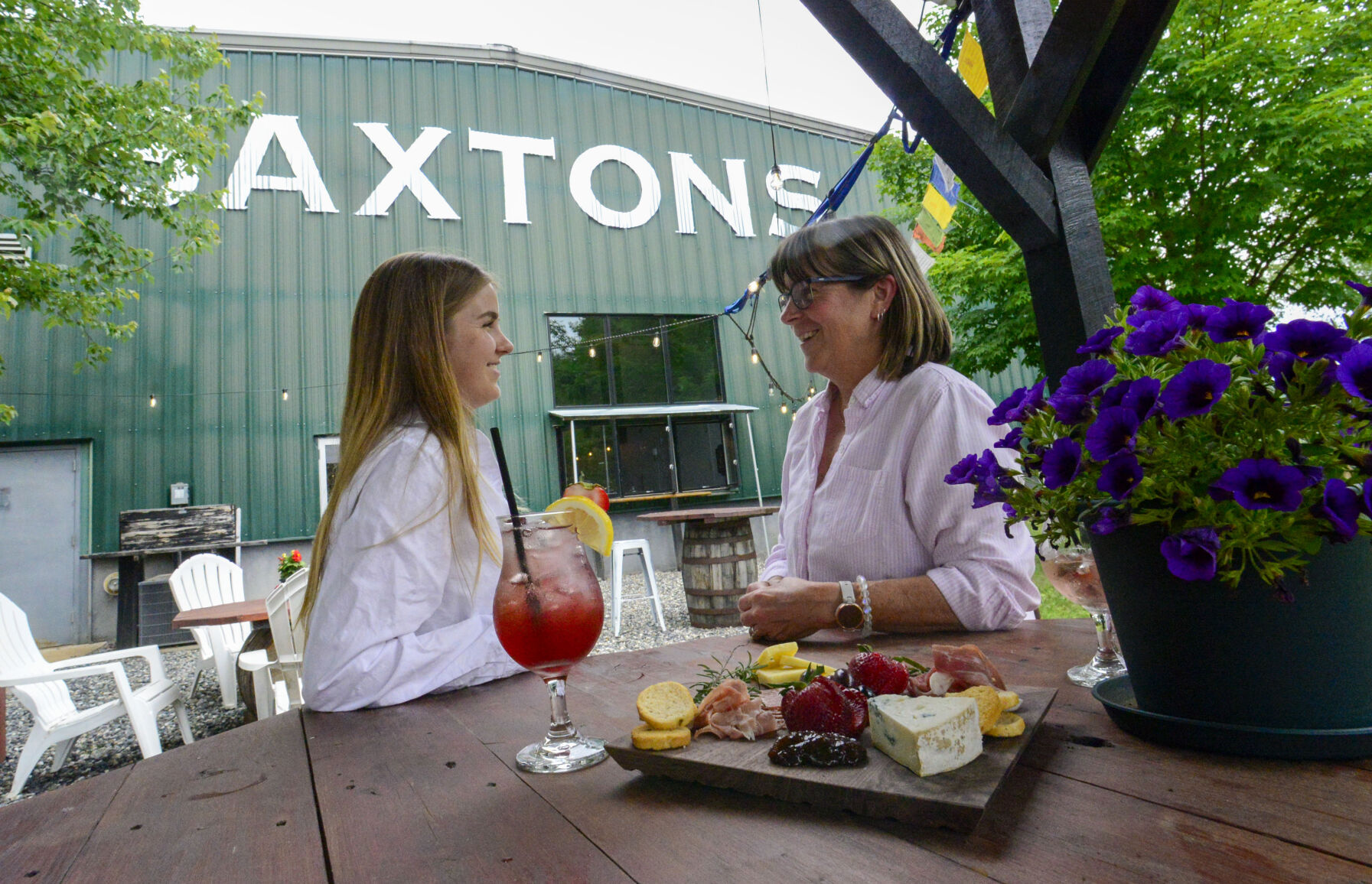 saxtons-distillery-summer-music-series