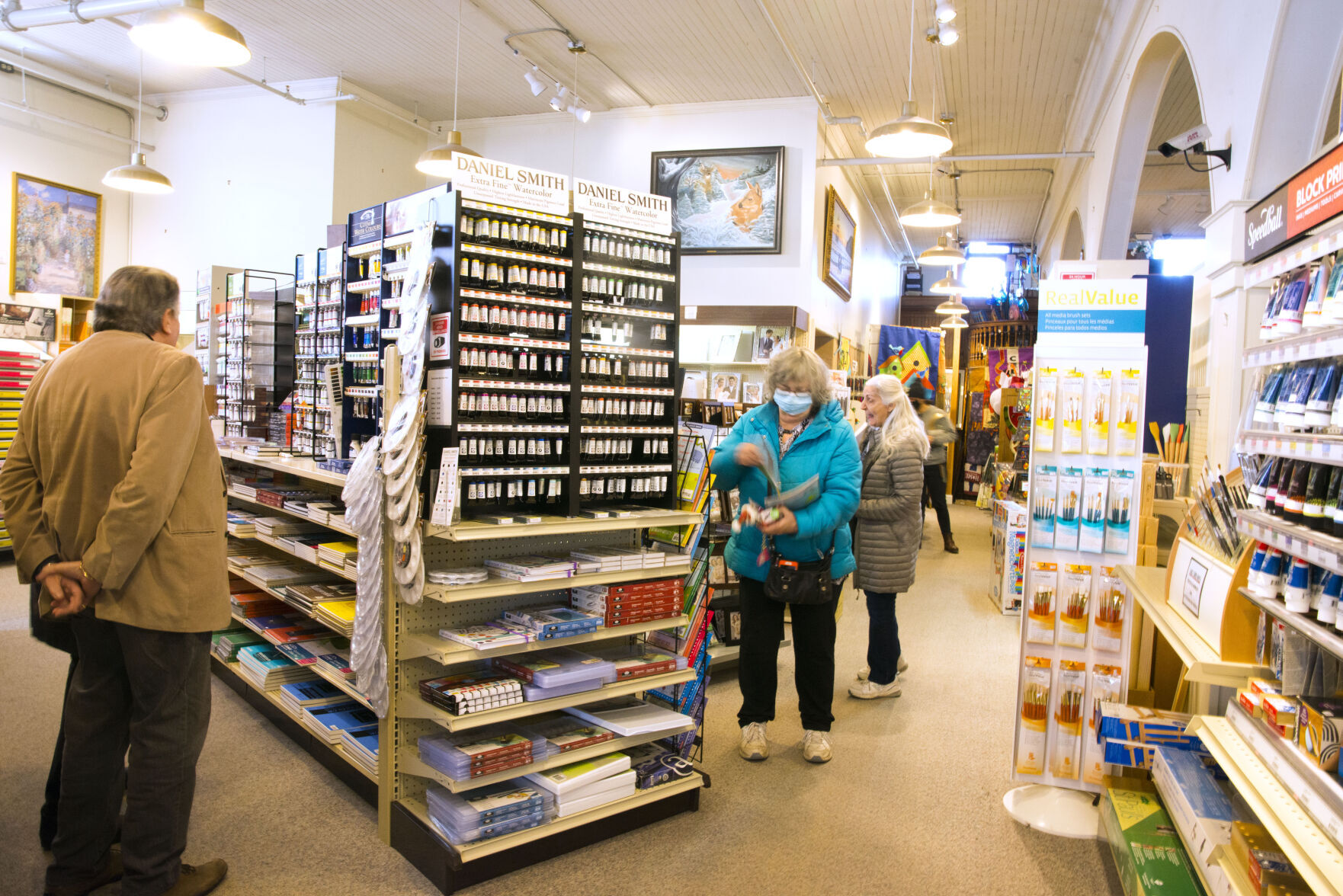 The Art of Gifting: Southern Vermont's Unique Holiday Shopping Experiences